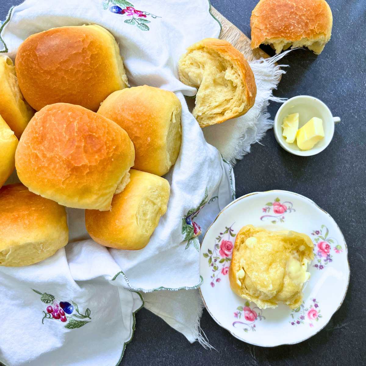 Small Batch Soft Dinner Rolls || Fresh, Fluffy & Easy to Make - Flour ...