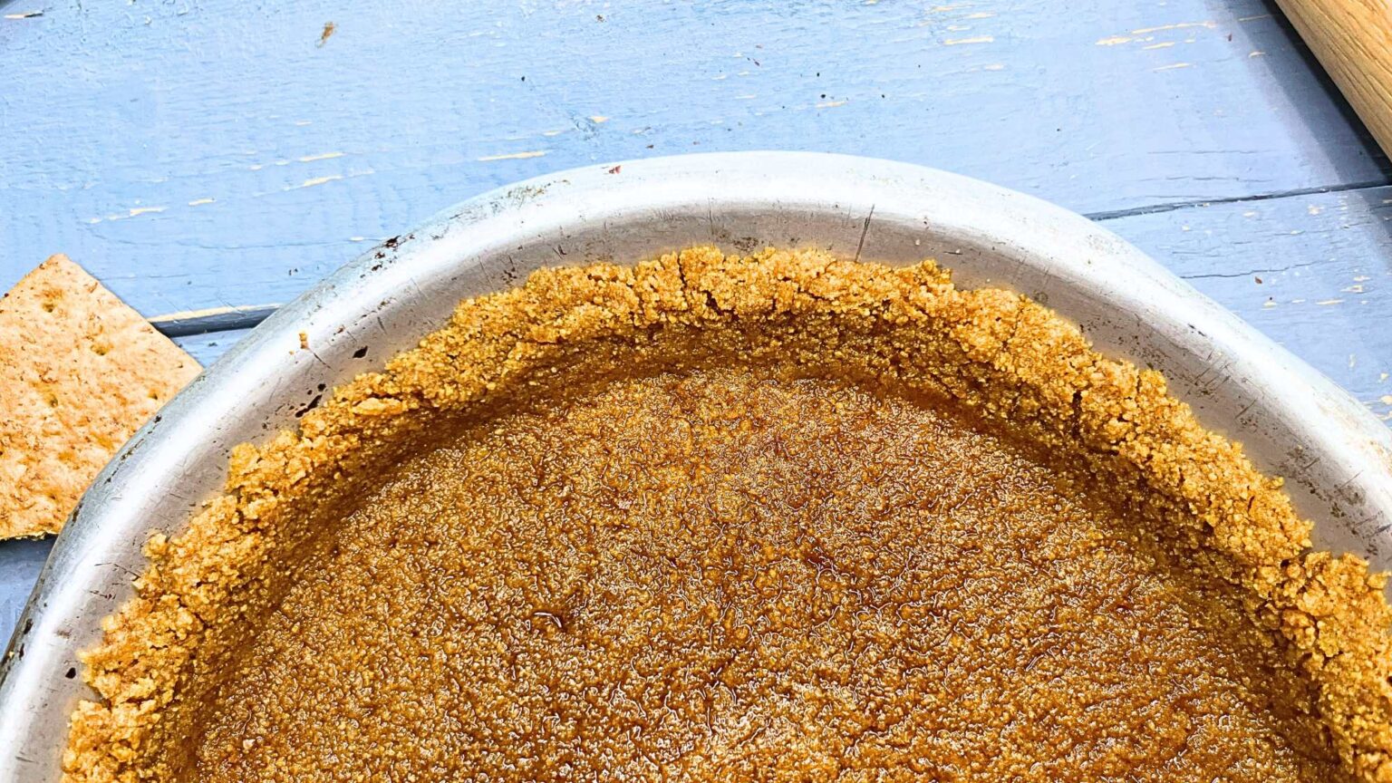 Easy Homemade Graham Cracker Crust - Flour and Filigree