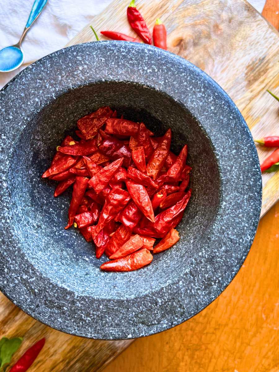 How to Make Homemade Chili Flakes: A Simple Step-by-Step Guide - Flour ...