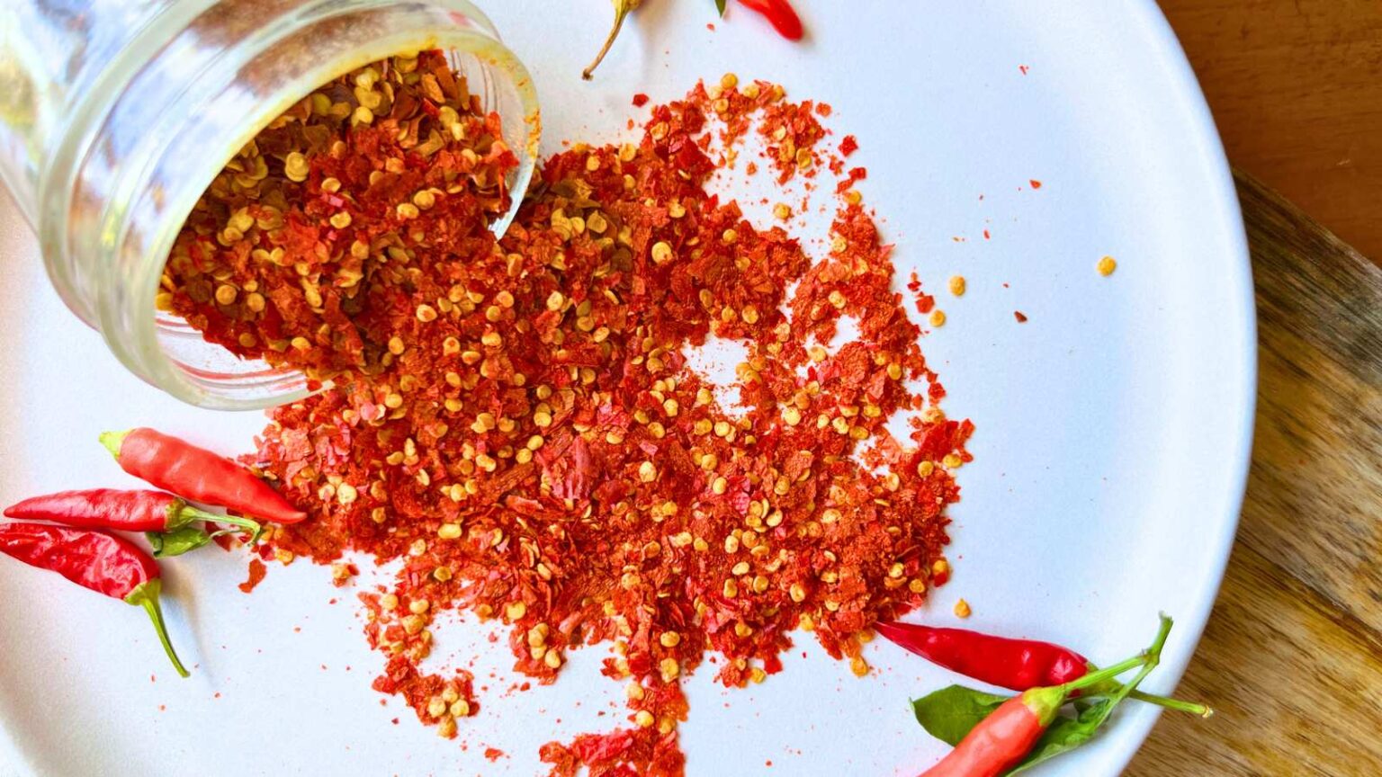How to Make Homemade Chili Flakes: A Simple Step-by-Step Guide - Flour ...