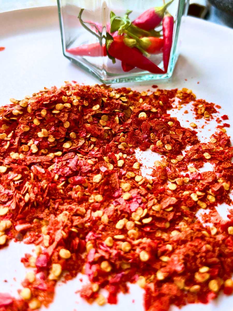 How to Make Homemade Chili Flakes: A Simple Step-by-Step Guide - Flour ...