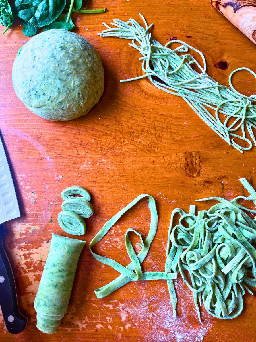Homemade Spinach Pasta Recipe || Soft, Green Pasta You Can Make at Home ...